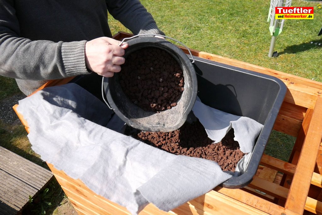 Schritt-15f-Hochbeet-Drainage-Steine-Tongranulat-einfuellen - Tueftler ...